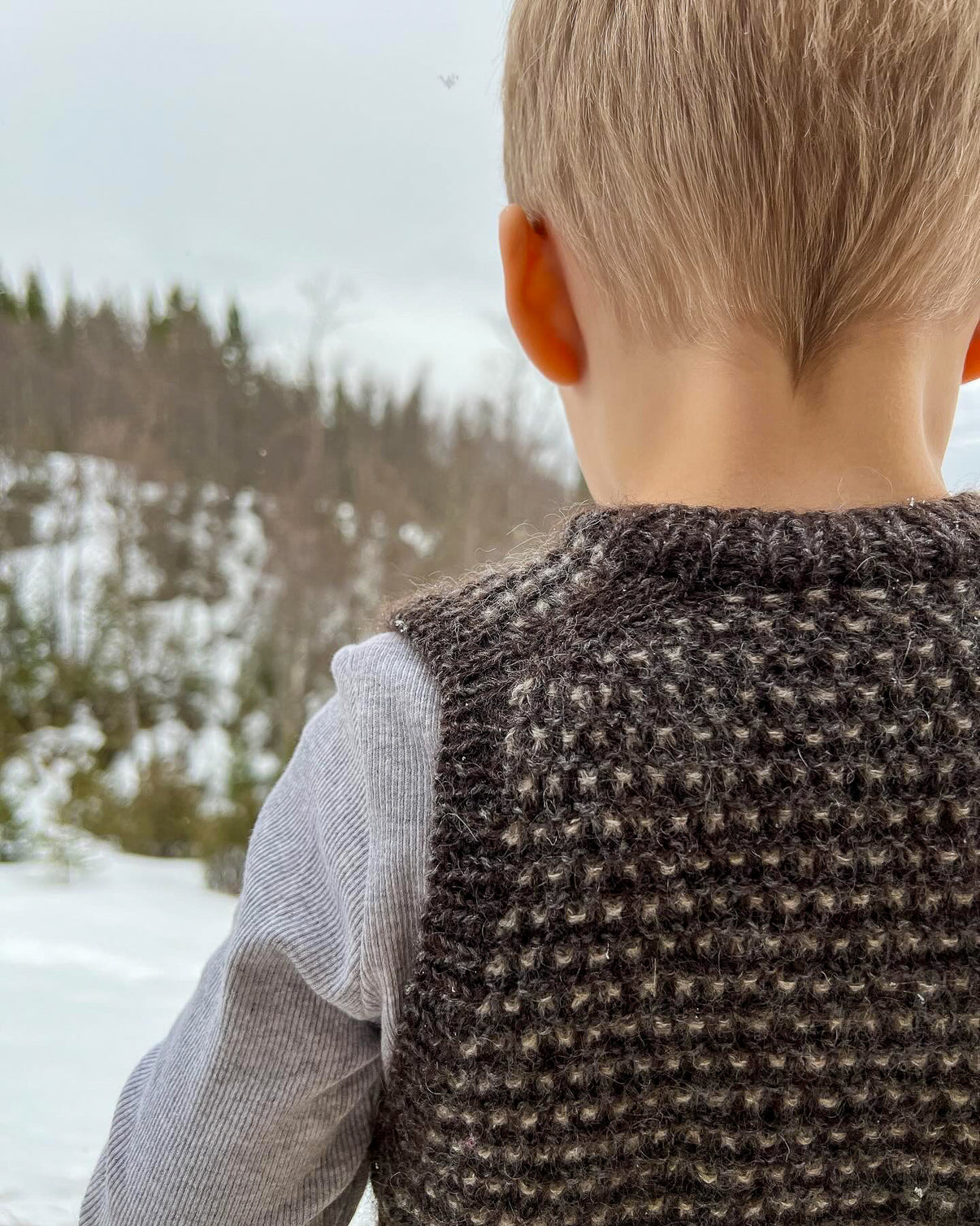 Lewis Vest Junior (dansk) – Secondknit