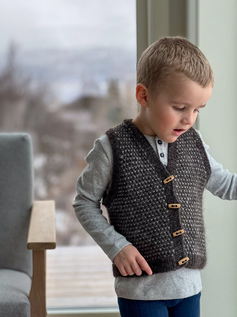 Lewis Vest Junior (english) – Secondknit